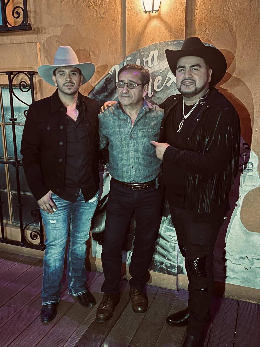 Rinde ‘El Mimoso’ homenaje a Cornelio Reyna