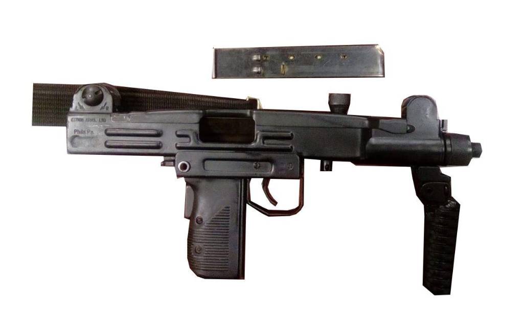 En poder de una subametralladora aseguran a un hombre en Culiacán