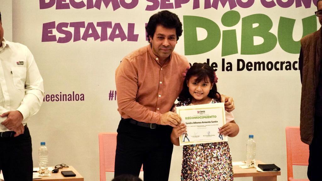 Sandra Athenea Armenta gana segundo lugar en concurso estatal de dibujo
