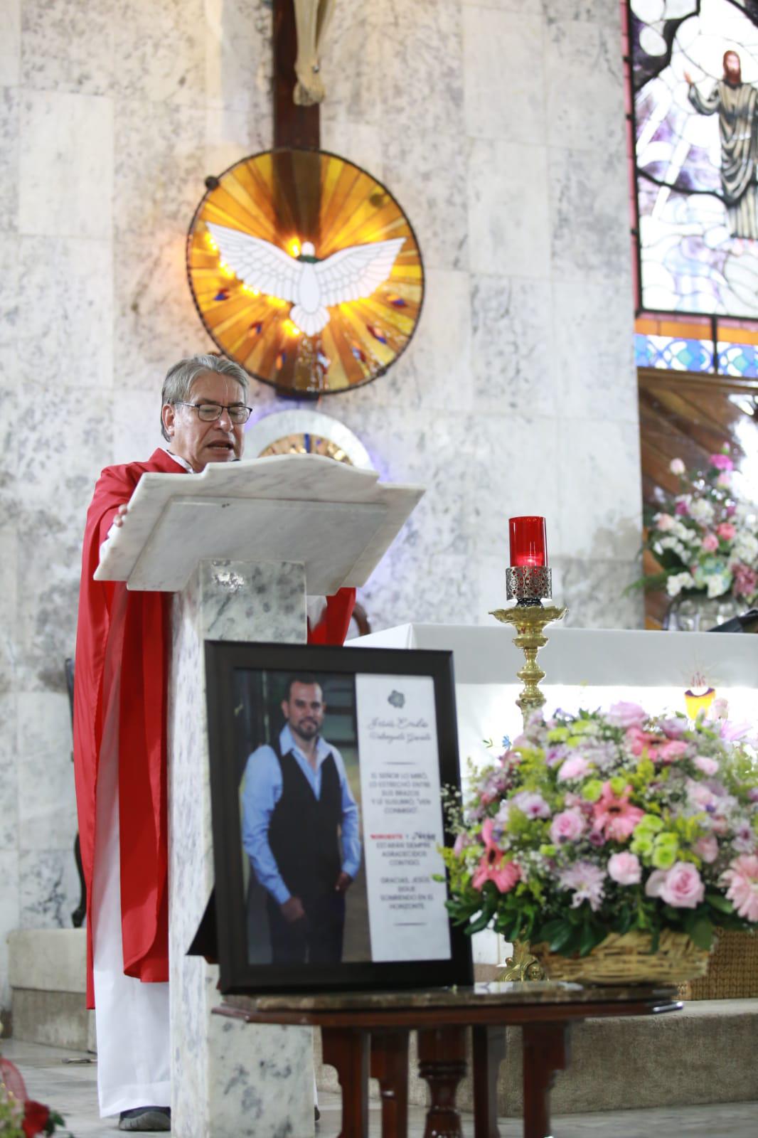 Recuerdan con una misa al coach de imagen Jesús Valenzuela Gaxiola