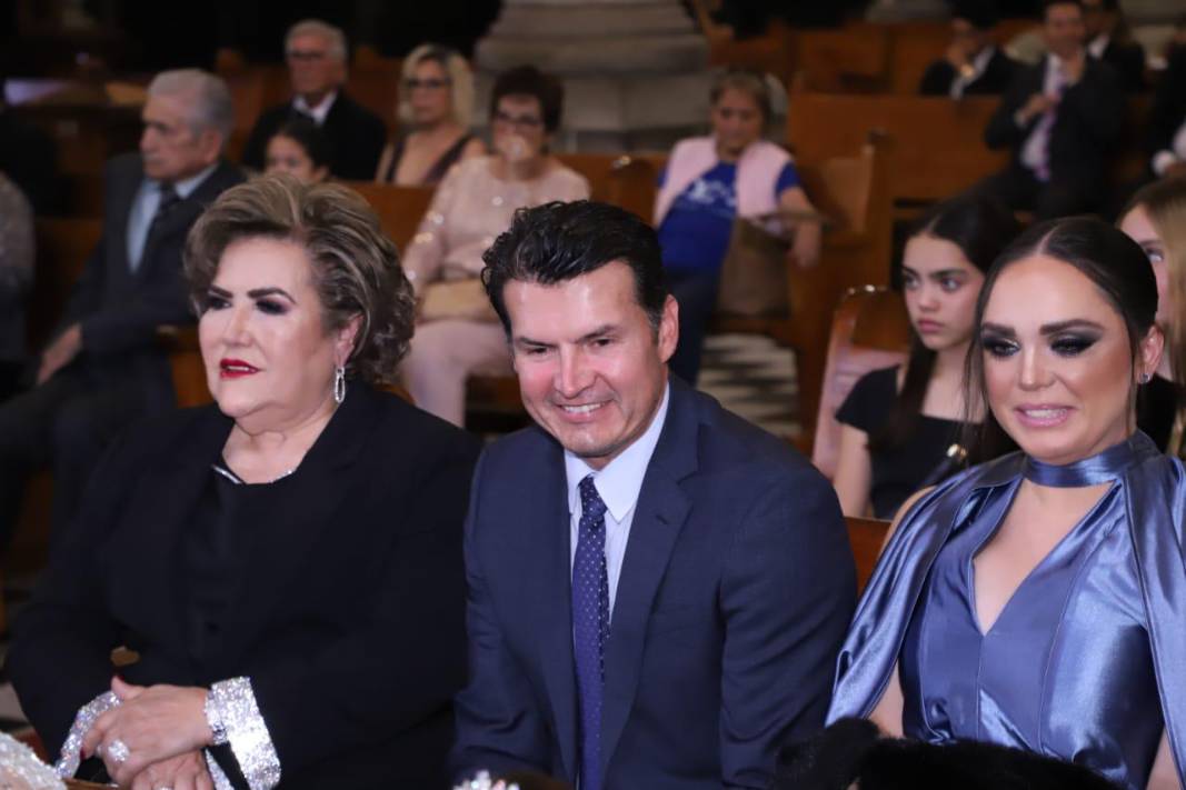 Celebra Poncho Lizárraga los 15 años de su hija Ivanna