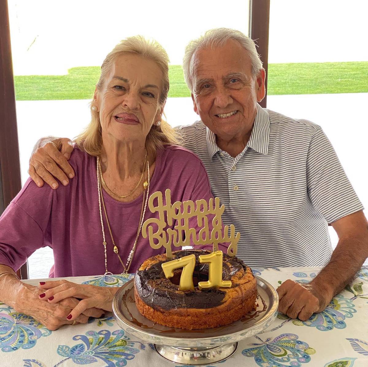 Grimy Miller de Velarde celebra feliz sus 71