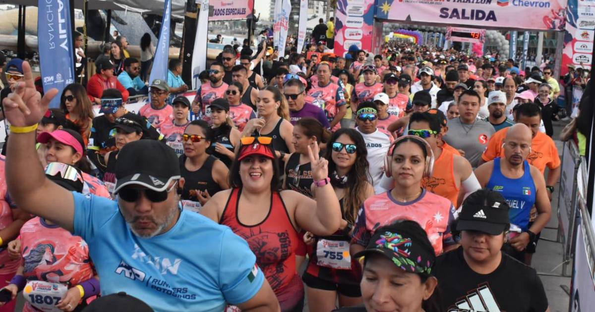 Miles toman el Malecón en el Gran Maratón Pacífico Mazatlán