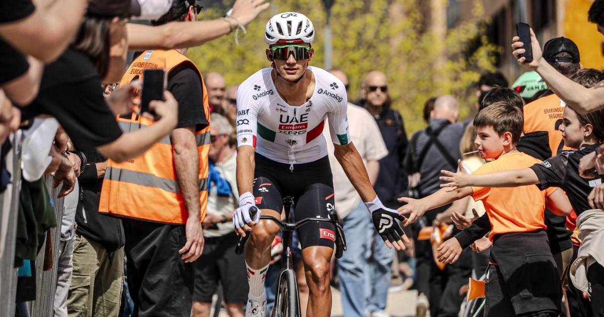 Isaac del Toro sigue en la pelea en la Vuelta al País Vasco 2026