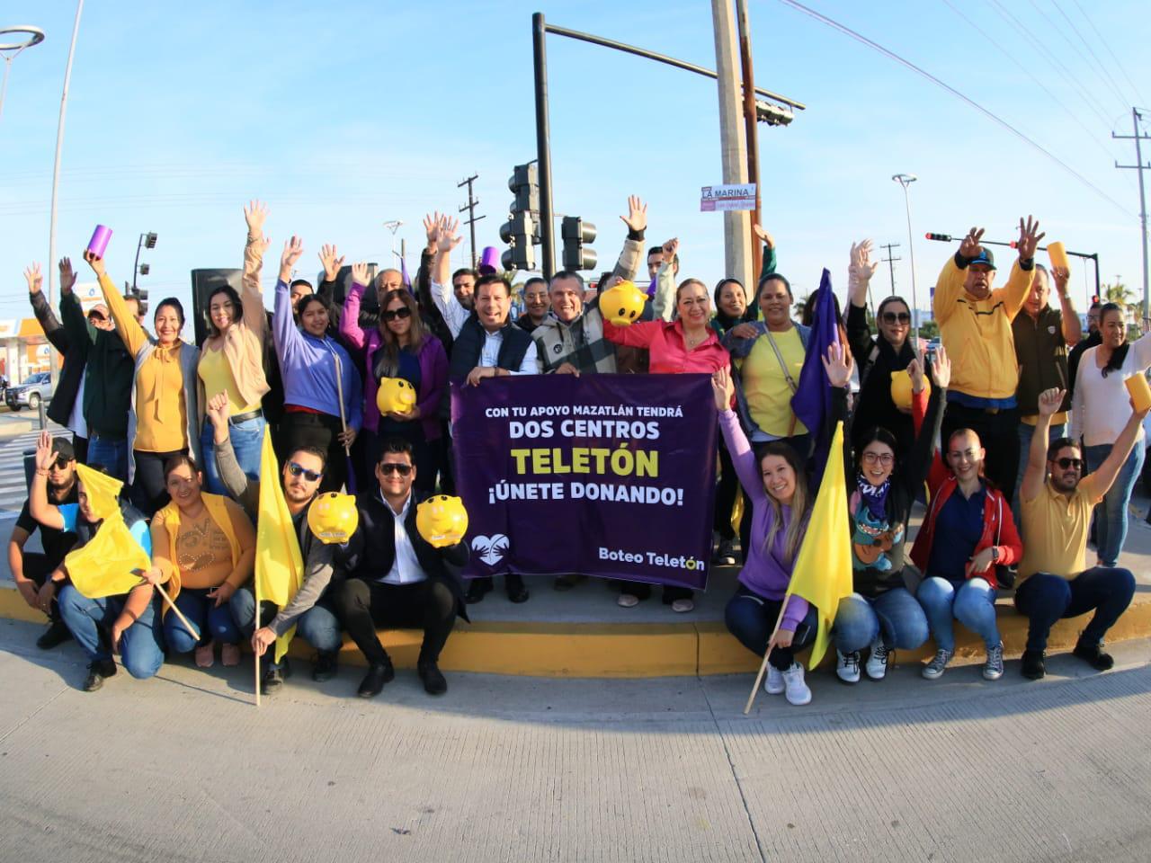 Toman de nuevo los cruceros de Mazatlán para botear para lograr la meta ...