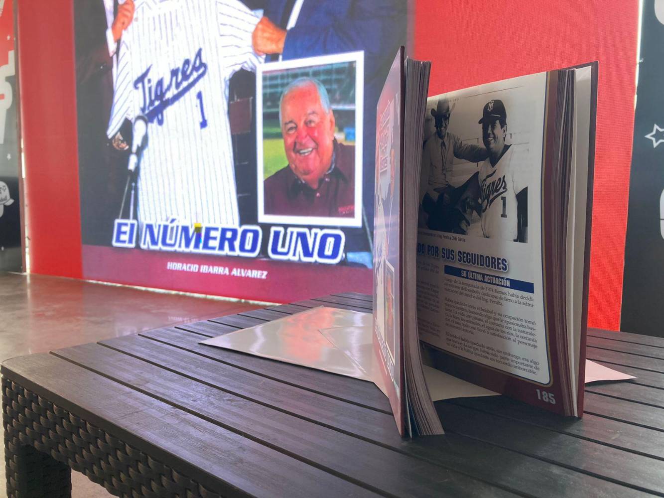 Presentan libro El Número Uno de Fernando Remes