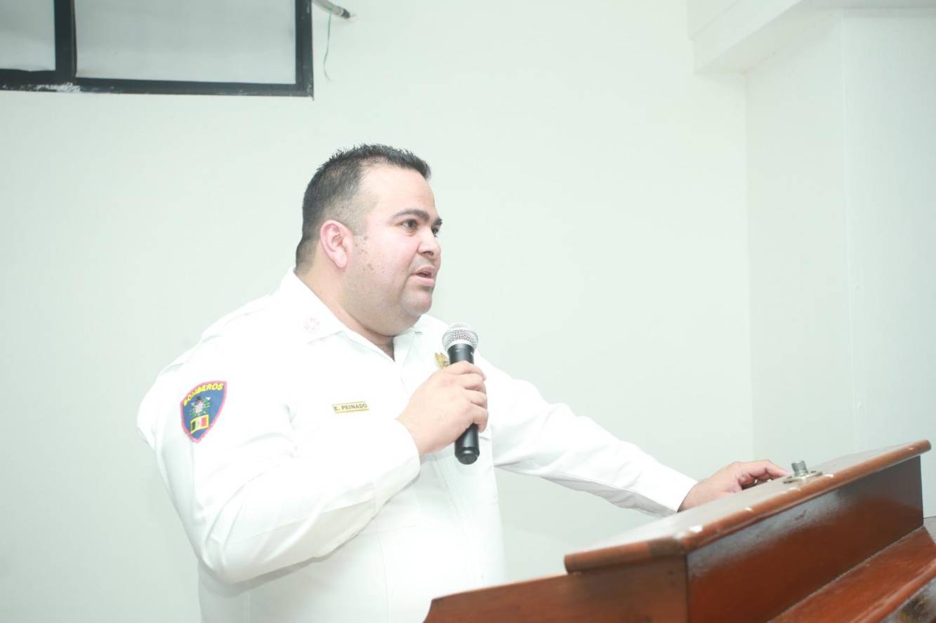 Saúl Robles es el nuevo comandante de Bomberos Mazatlán