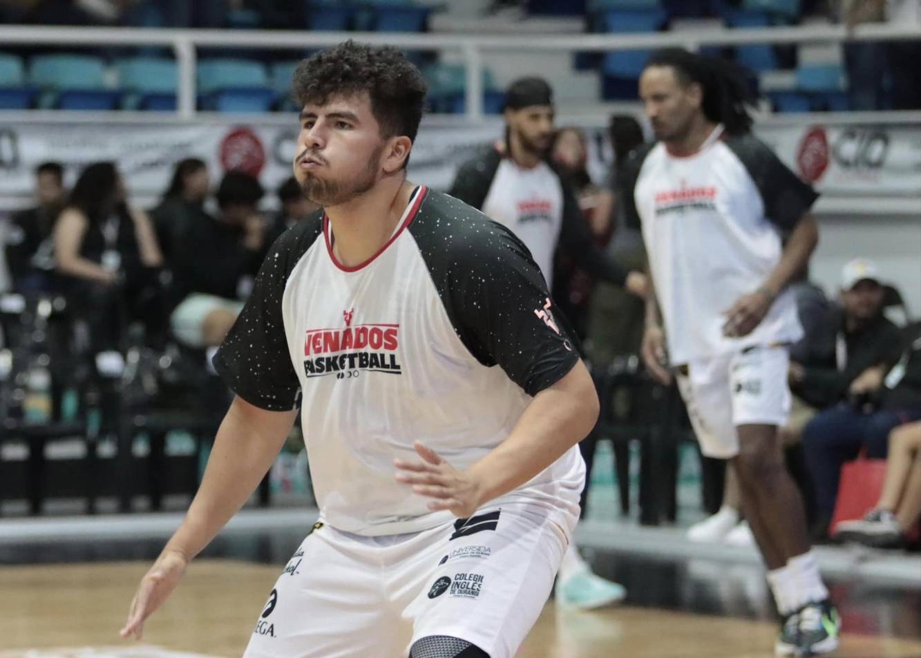 Regresa Venados Basketball a casa con debut de Jeff Ledbetter