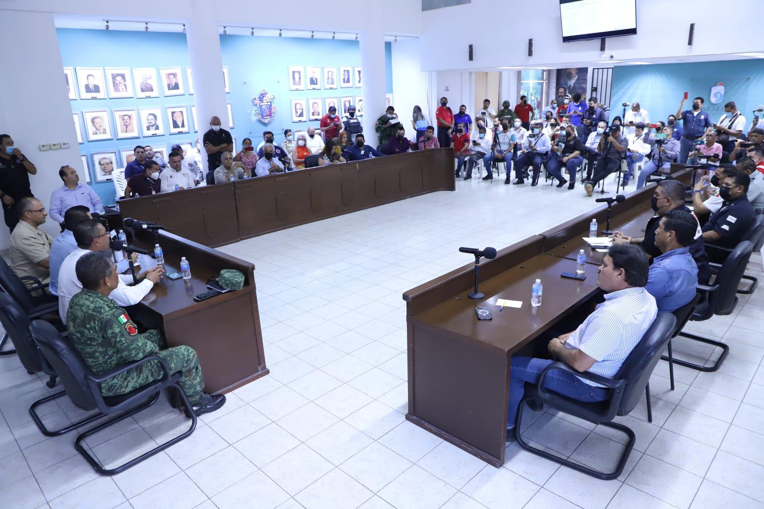 Sesionan en Mazatlán mandos civiles y militares por fenómenos climáticos