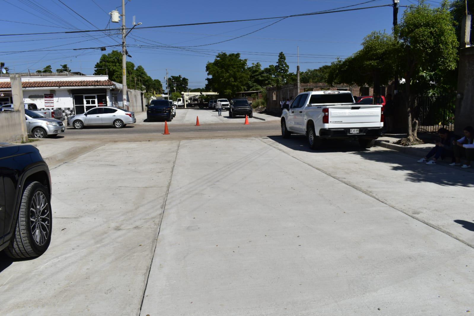 Gobernador entrega pavimentación de calles en la colonia Guadalupe ...
