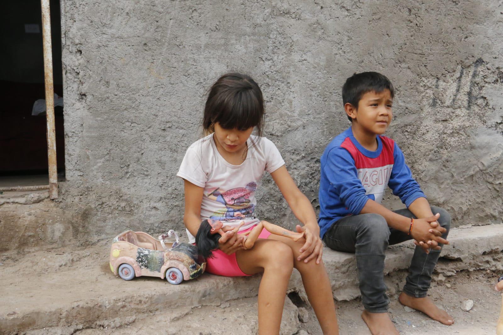 Elena quiere completar la familia Barbie; a Iván desea un balón para ...