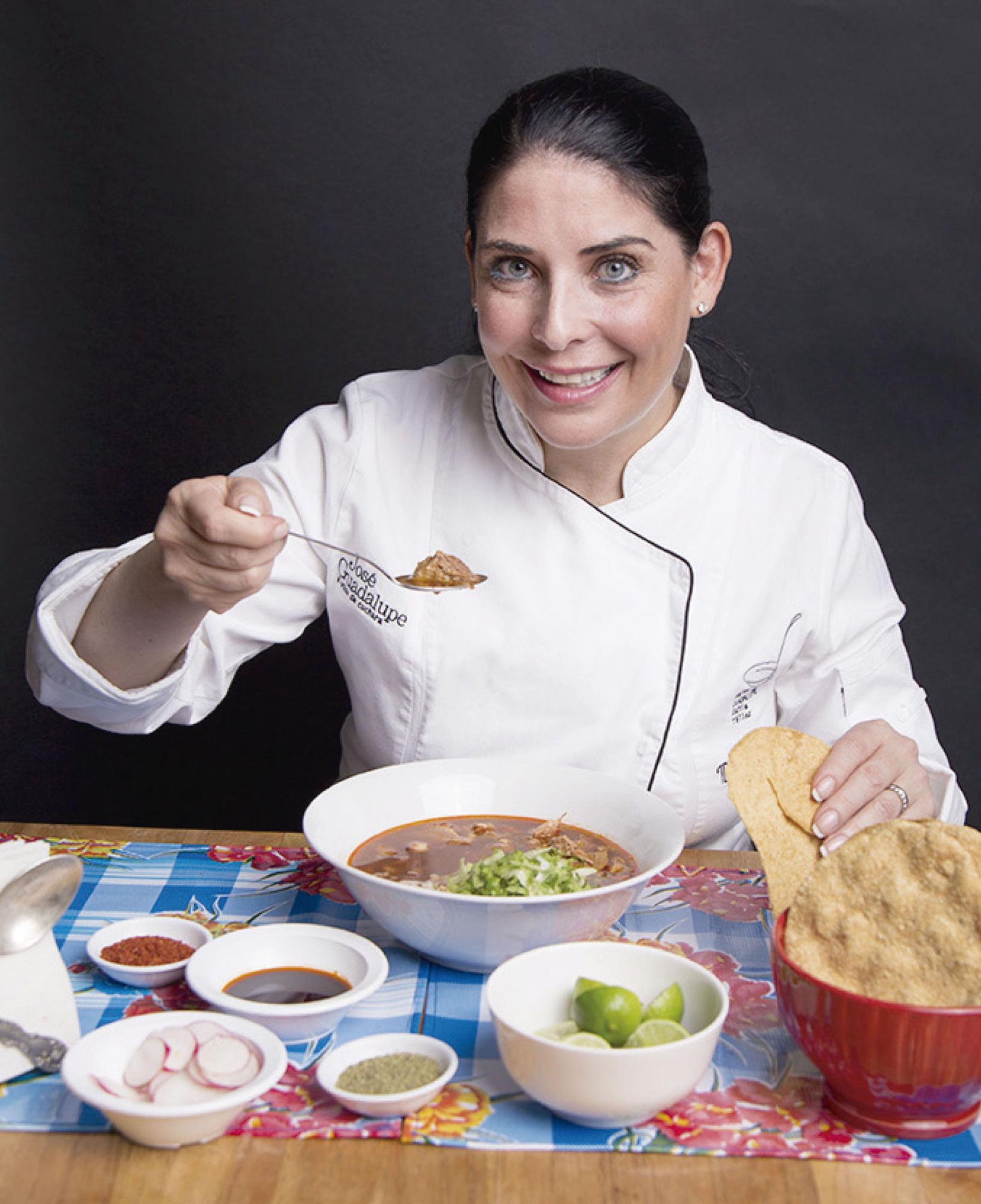 Nueva variedad de maíz azul lleva el nombre de la chef mazatleca Zahie Téllez