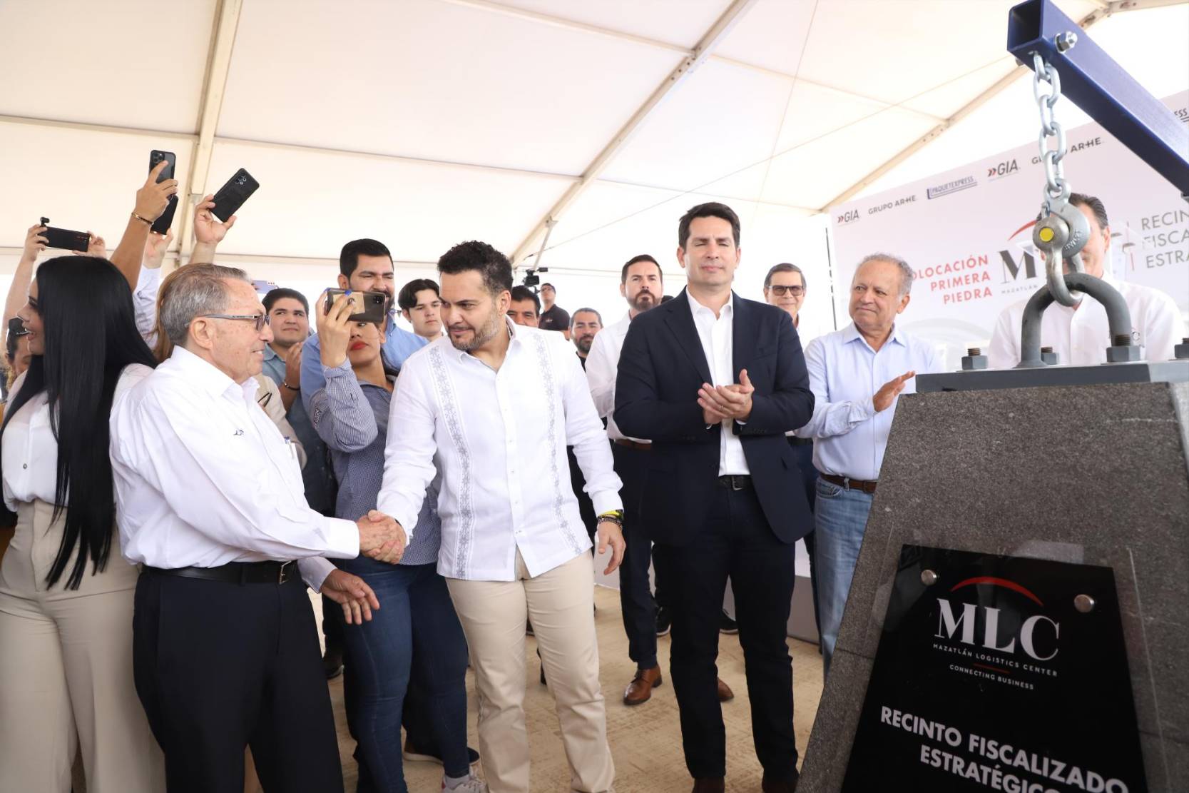 Colocan primera piedra de Recinto Fiscalizado Estratégico