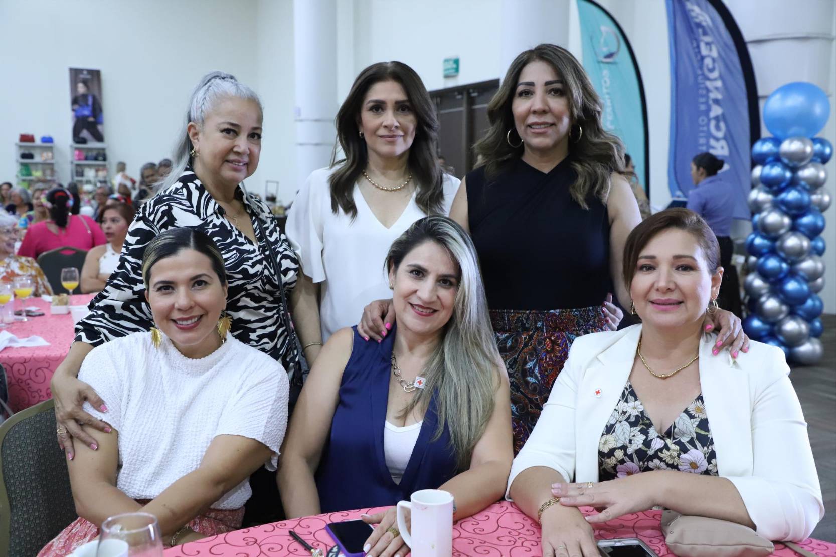 Ayudan a la Cruz Roja en su desayuno recaudatorio