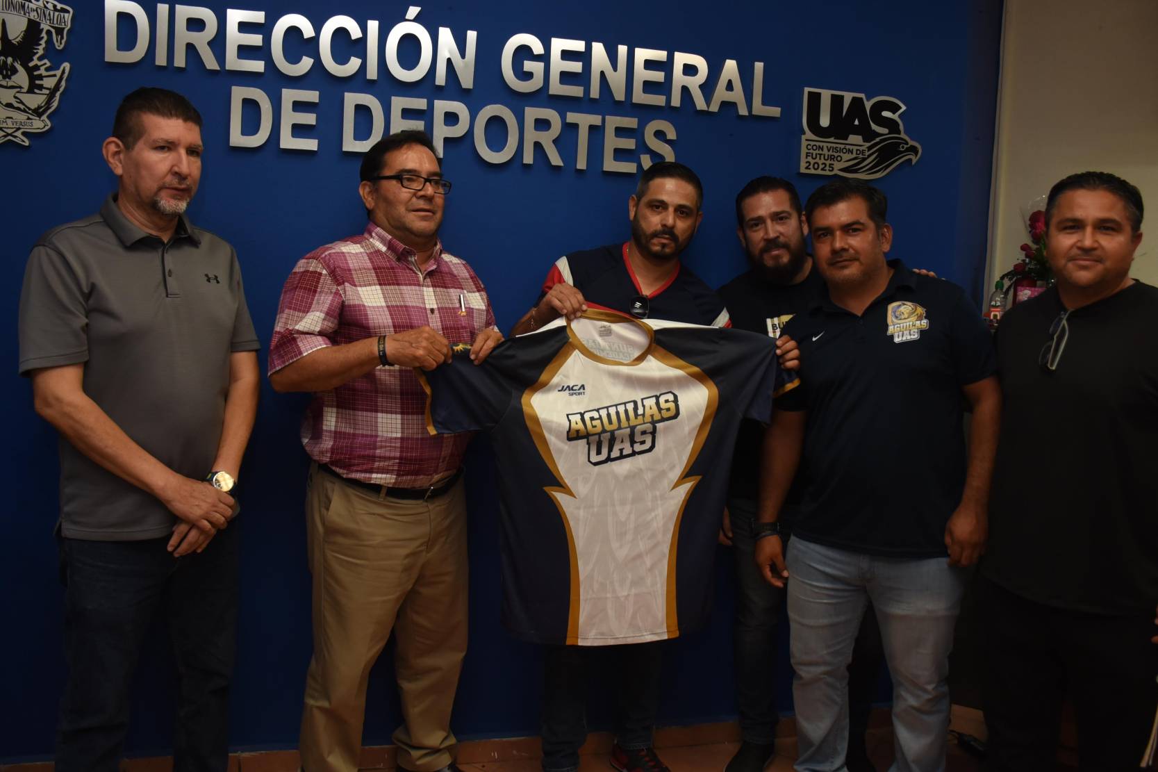 Águilas UAS Master recibe nuevos uniformes