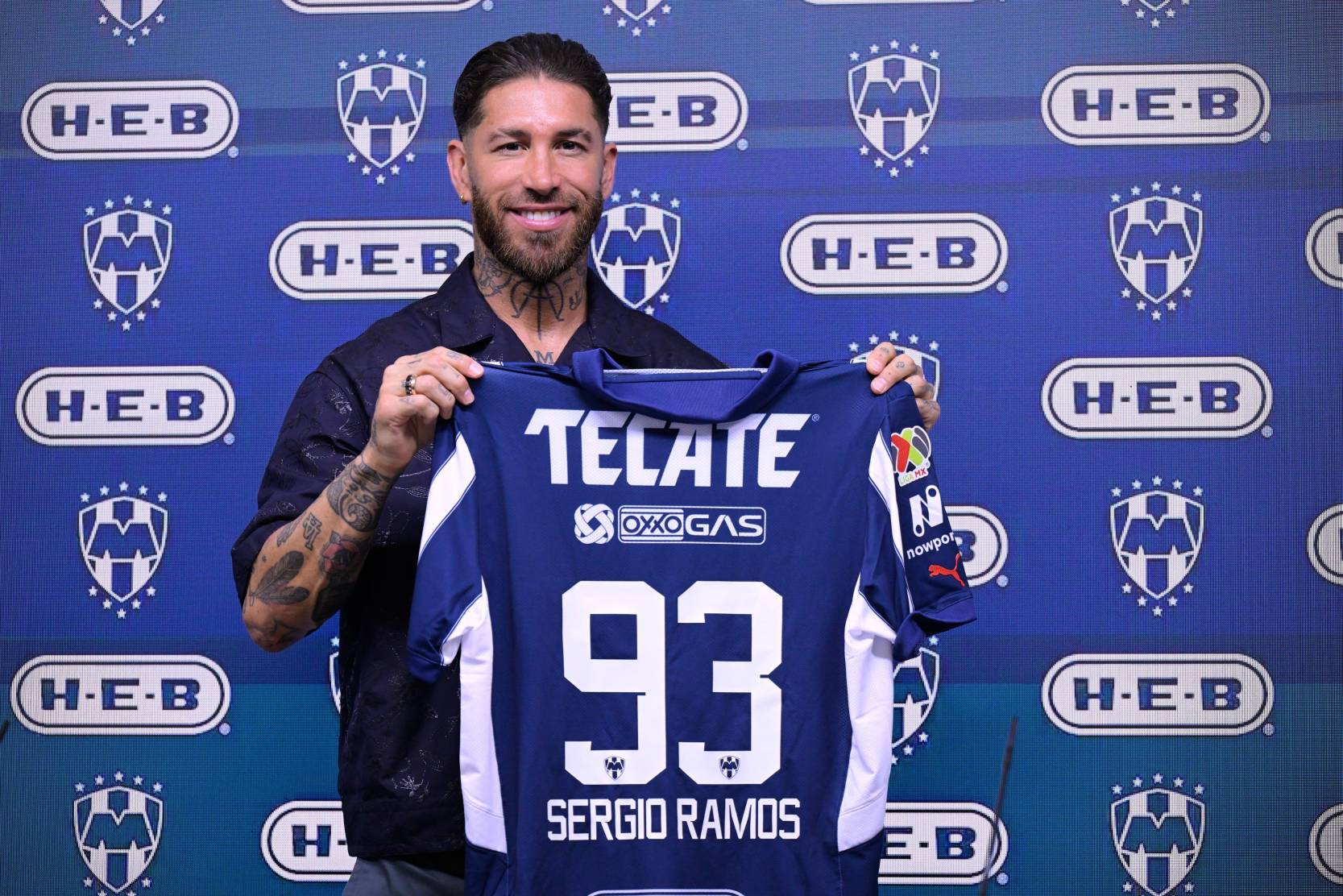 Sergio Ramos es presentado con Rayados: ‘No vengo a pasear copas’