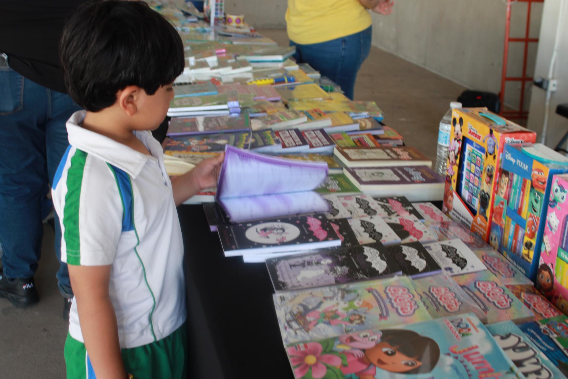 Viven la magia de los libros alumnos del Instituto Senda