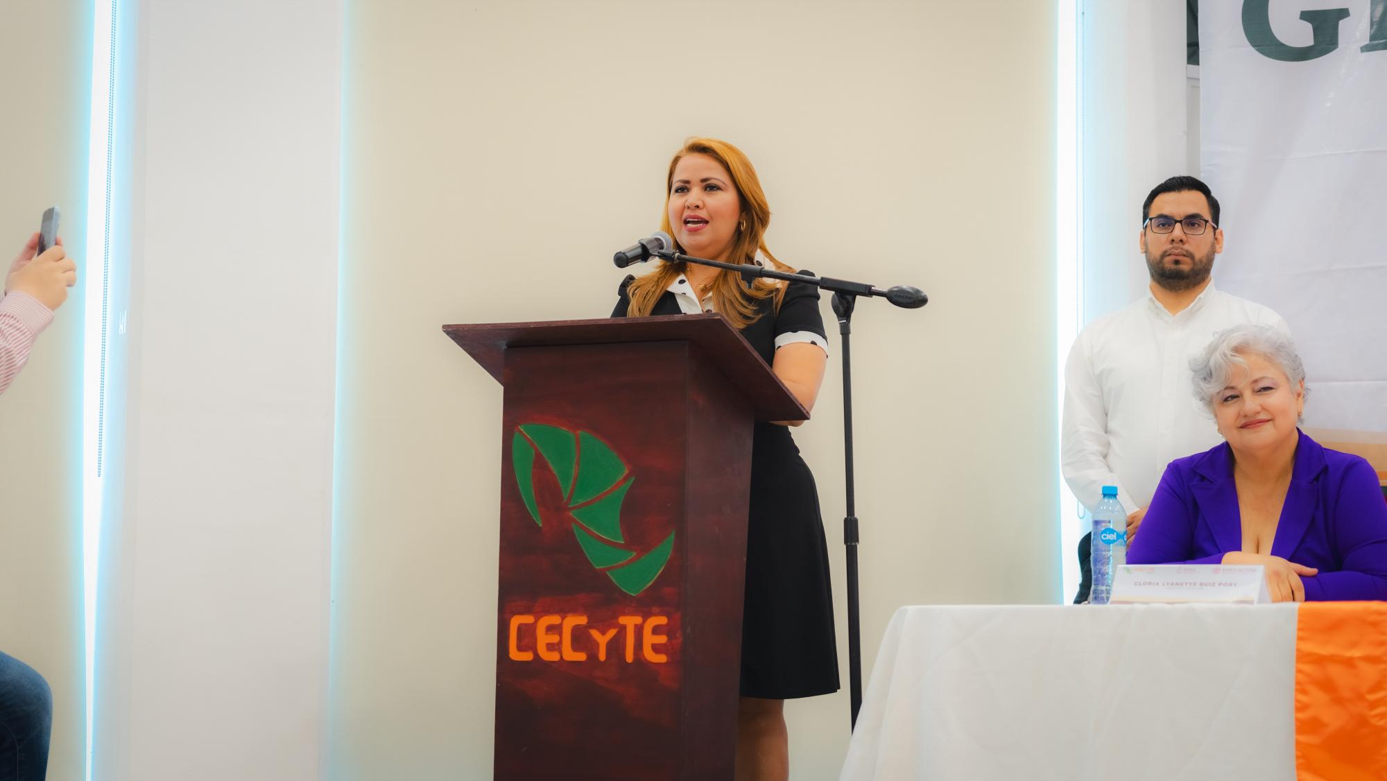 Concluyen sus estudios de bachillerato especializado