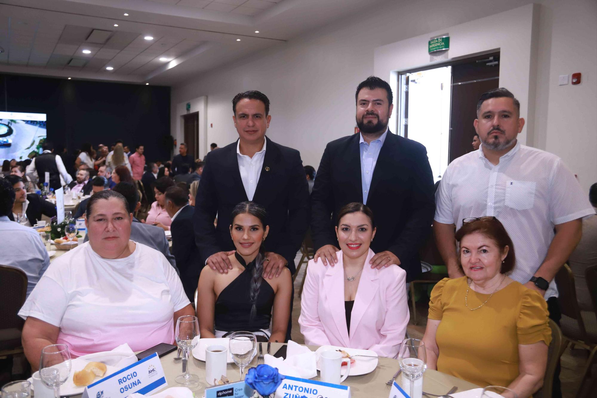 Alejandro Castillo rinde protesta como presidente de los EVyM de Mazatlán