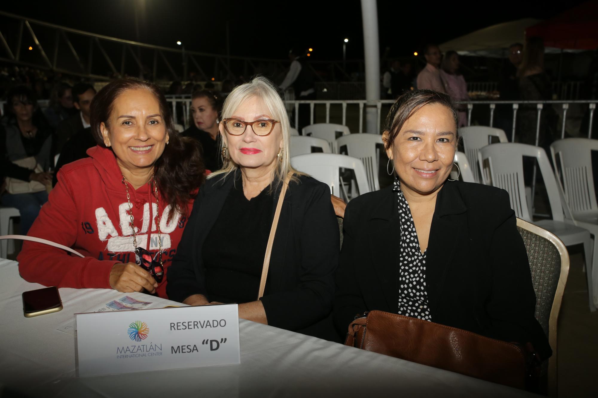 Disfrutan de la música de Napoleón