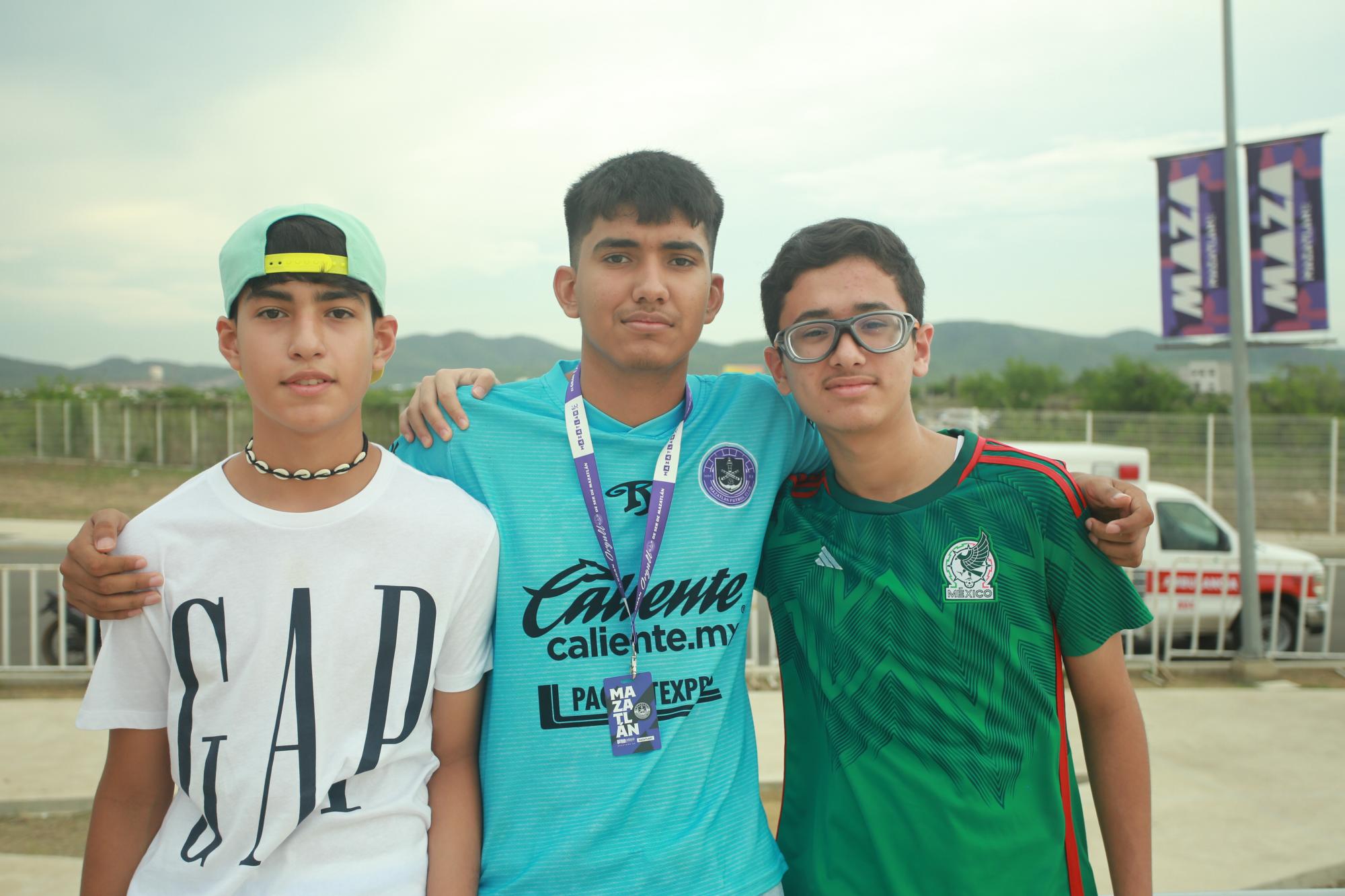 Disfrutan mazatlecos del futbol al ver en acción al Mazatlán FC