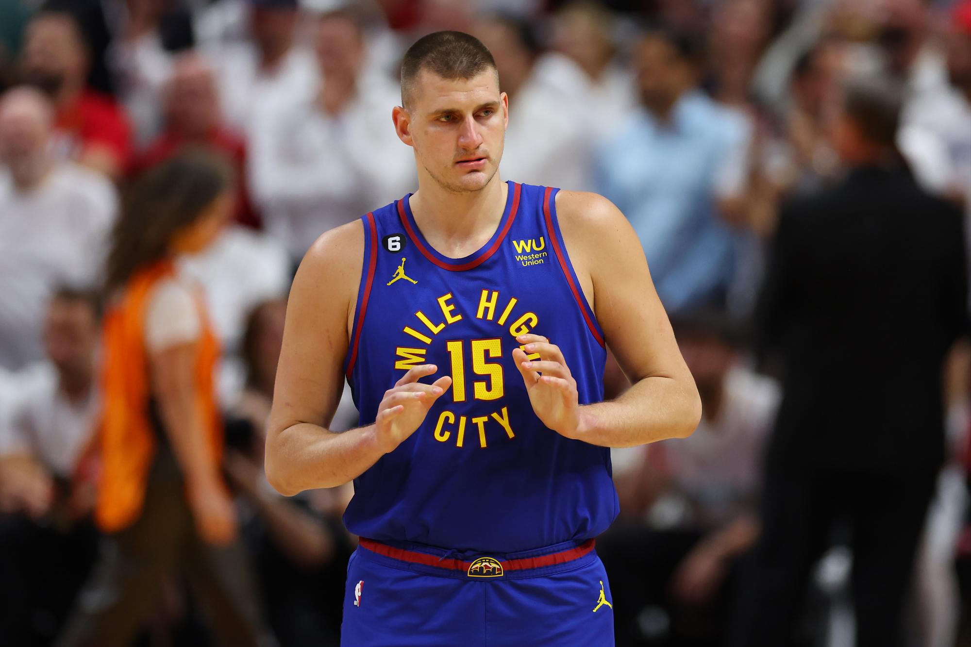 Nikola Jokic hace historia ante Miami Heat