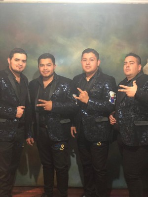 "Triple 20 le canta al amor y desamor con 'Ya no quiero'"