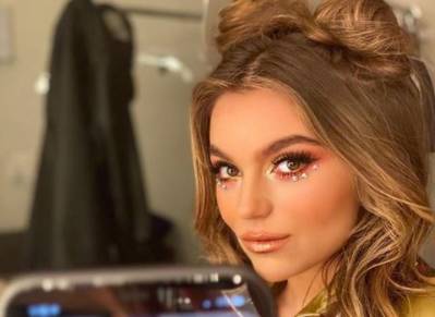 "Sofía Castro debuta como Youtuber"