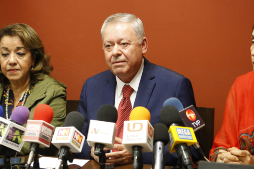 "Es Víctor Corrales suplente de Melesio Cuén al Senado"