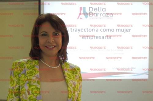 "Delia Barraza comparte su trayectoria"