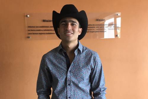 "Beto Peña invita a su show ecuestre en Mazatlán"
