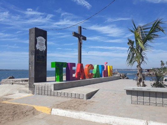 "Turisteros esperan la recuperación de Teacapán"