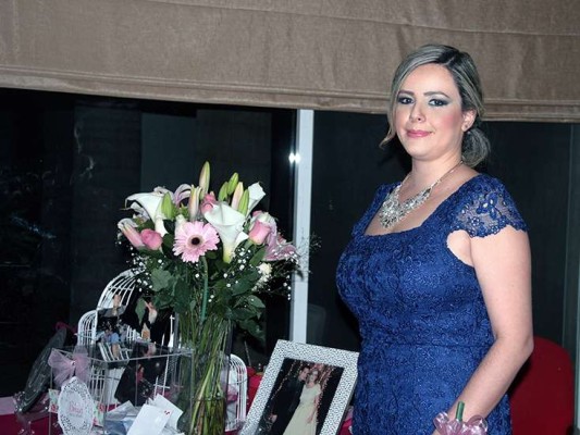 "Celebra en un prenupcial"