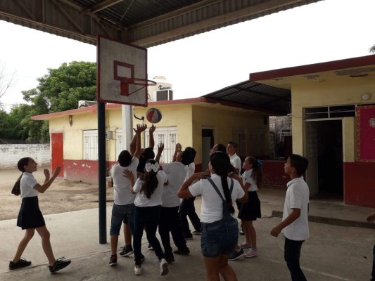 "Barcelona supera a Liverpool en el Torneo de Baloncesto Mixto Infantil ...