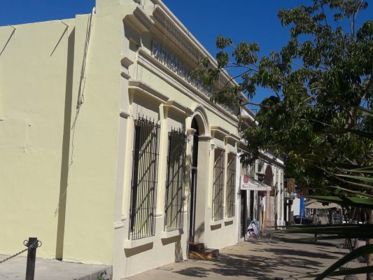 "Audómar Ahumada quiere vender edificio del PRD en Culiacán en 20 ...