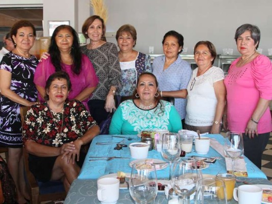 "María Guadalupe Ríos Loera cumple años"