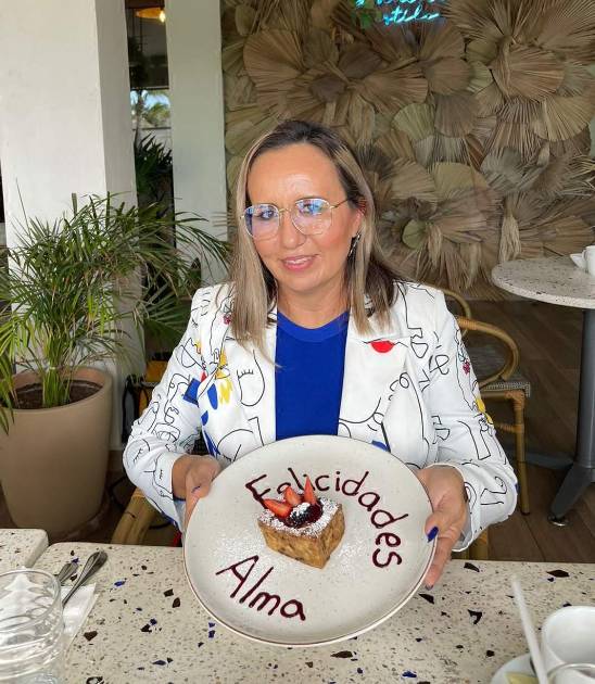 Alma Álvarez festeja su cumpleaños