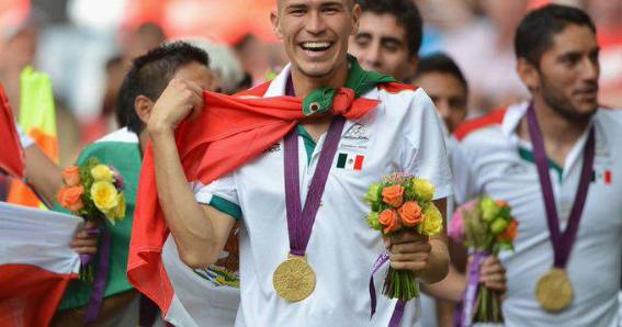 Chatón Enríquez se retira del futbol profesional