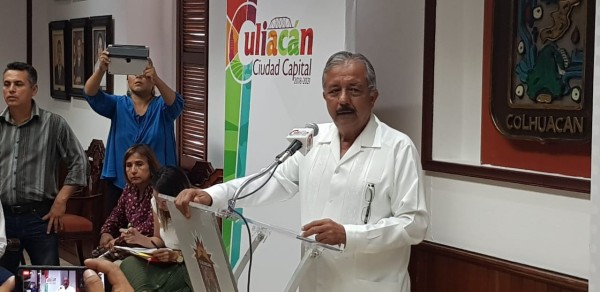 "David Alarid simula ayudar a los sindicalizados, señala Estrada Ferreiro"