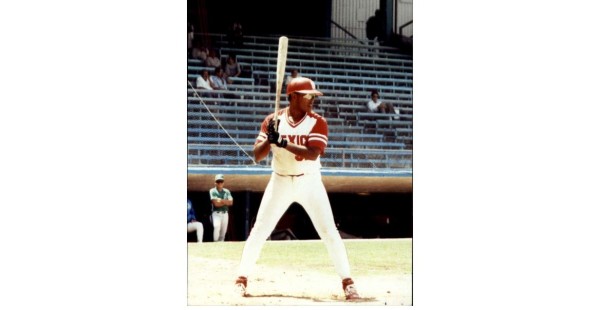 "Bernie Tatis jugó las 9 posiciones y además se llevó el salvamento"