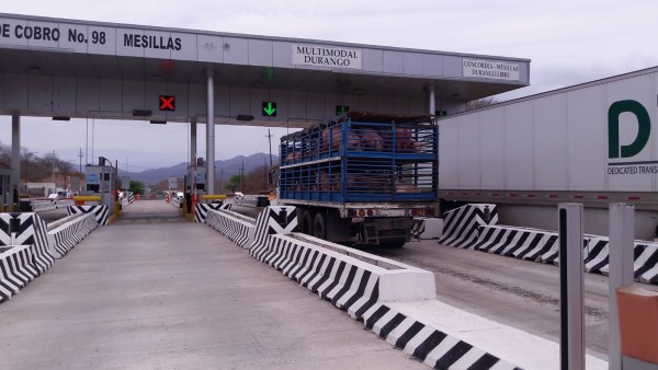 "Tras más de 17 horas, reabren la carretera Mazatlán-Durango"