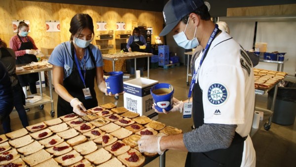 "Marco Gonzales crea campaña para repartir alimentos"