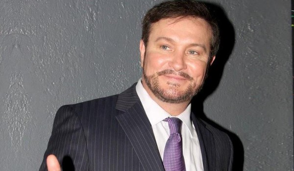 "Internan de urgencia al actor Arturo Peniche"