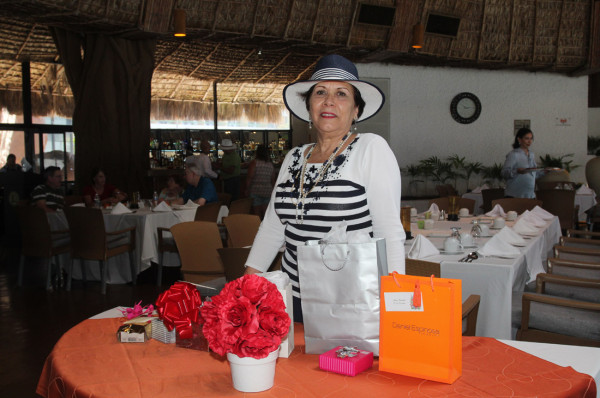 "Olga de Lourdes Carrillo preside mañana de buenos deseos"