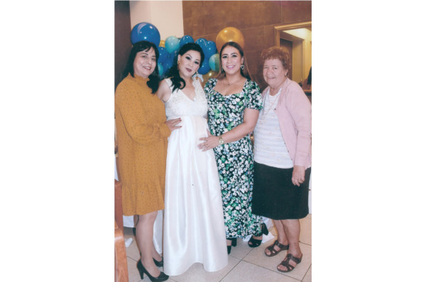 "Elyzabeth Navarro Osuna ya tiene en sus brazos a su bebé"