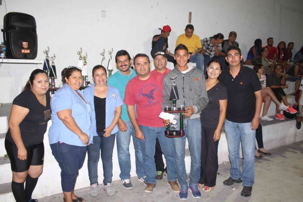 "Tiene Diazteca fiesta completa"