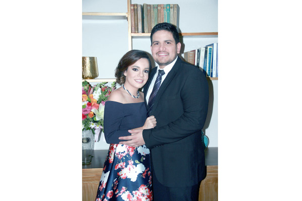 "Anuncian su enlace"