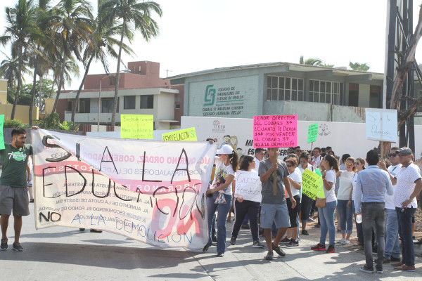 "Se oponen a demolición de Cobaes 37 en Mazatlán"