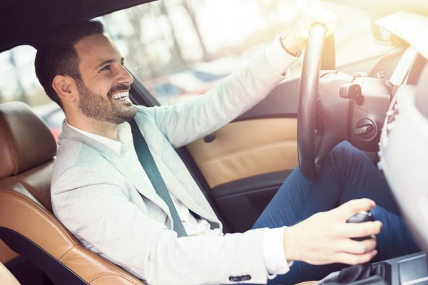 "Conduce como un piloto profesional"