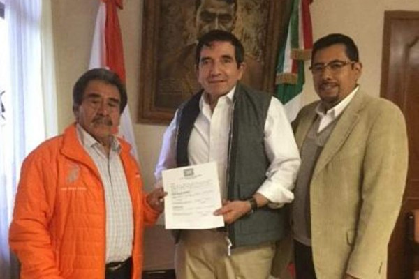 "Se registra Cuén como precandidato al Senado"